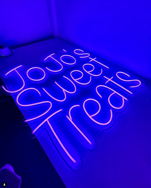 How Long Do Neon Signs Last? Lifespan of LED and Traditional Neon Signs ...